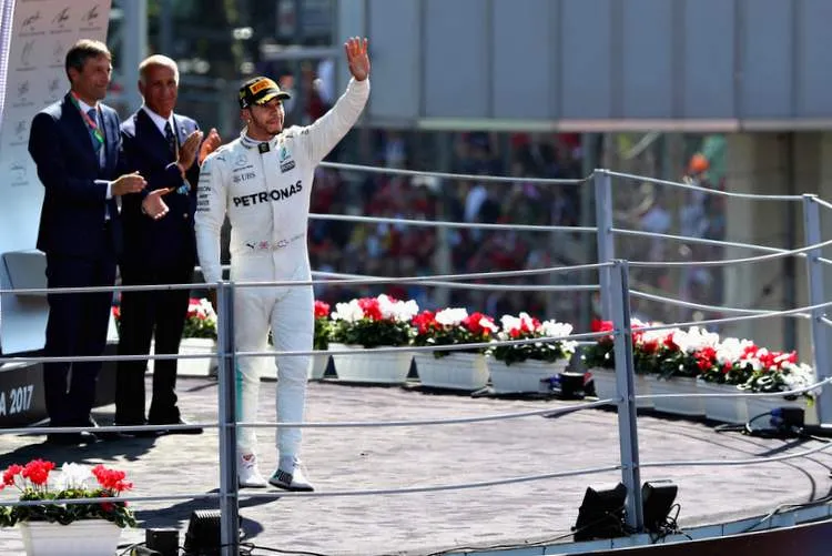 GRANDPRIX247 | Hamilton: Constant search for perfection to overhaul Ferrari