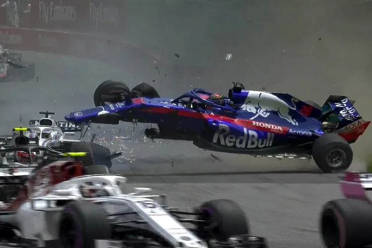 GRANDPRIX247 | Hartley: Stroll lost the car which put us both into the wall