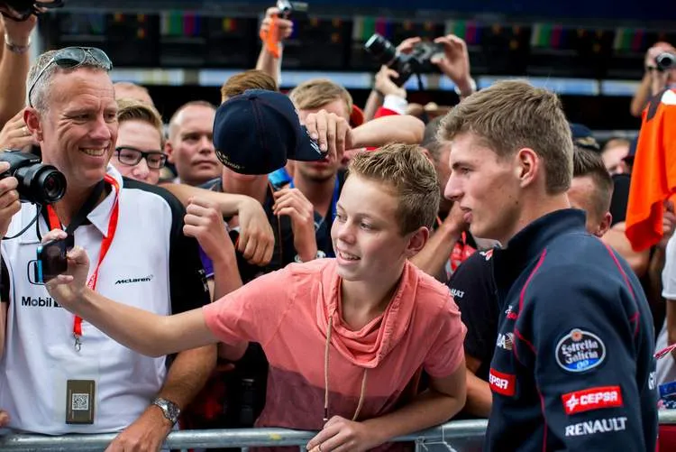 GRANDPRIX247 | Driving licence not worrying Verstappen