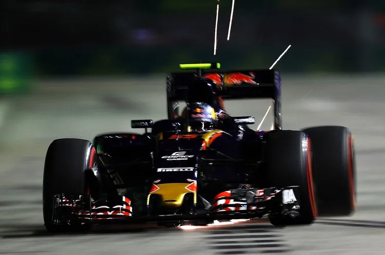 GRANDPRIX247 | Sainz: Driving F1 cars has never been easy