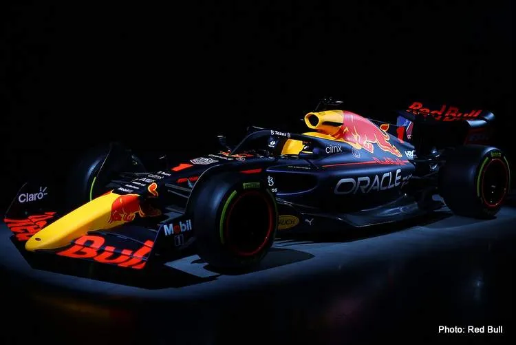 GRANDPRIX247 | Oracle Red Bull Racing unveil 2022 F1 car, the RB18