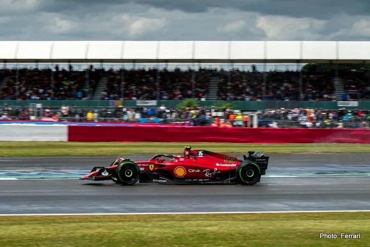 GRANDPRIX247 | Silverstone Qualifying: Sainz stuns Verstappen steals pole