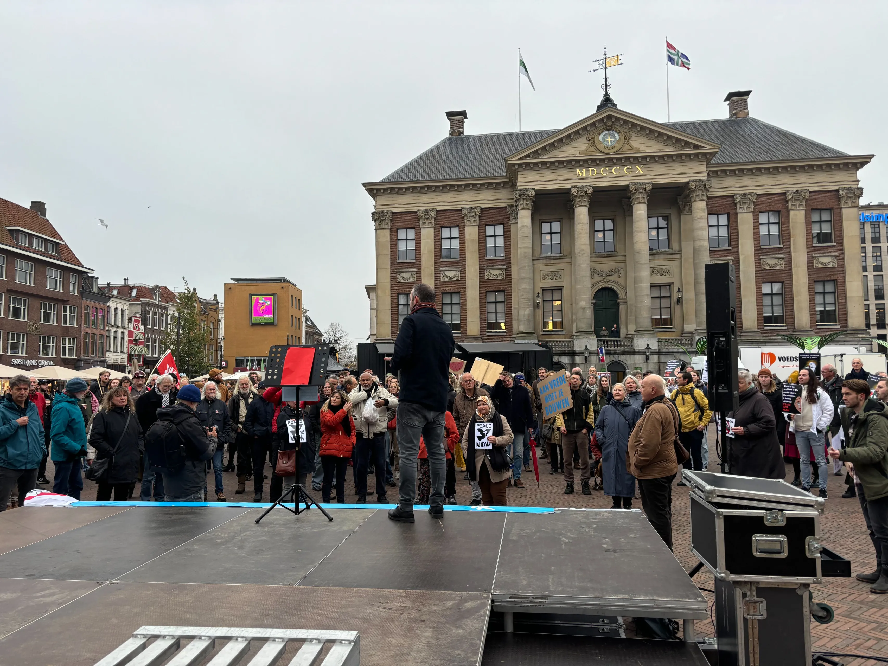 Vreedzaam Protest op Grote Markt voor Vrede in het Midden-Oosten