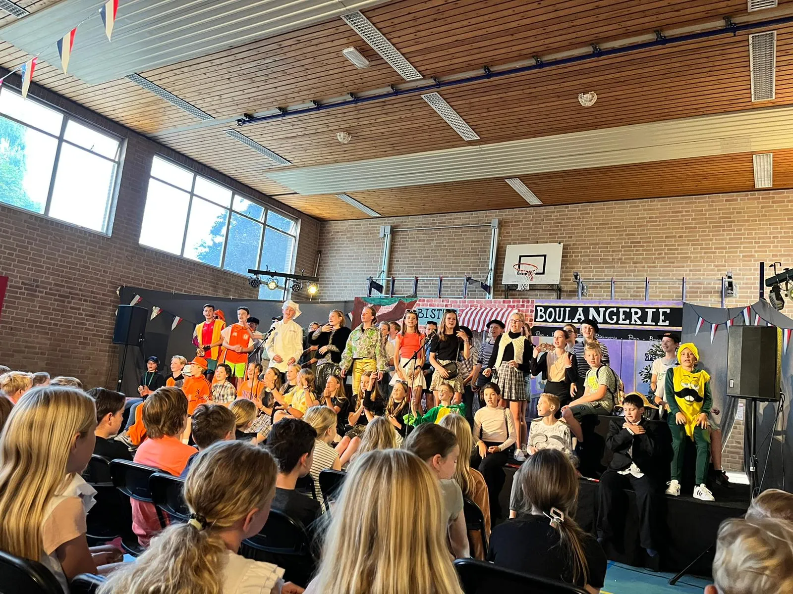 Groep 8 van de Bussel naar het laatste level