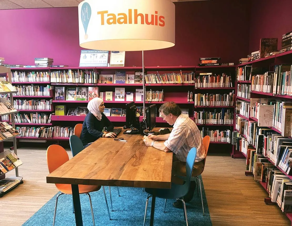 Moeite met lezen, schrijven, rekenen of computeren? Kom naar het Taalhuis