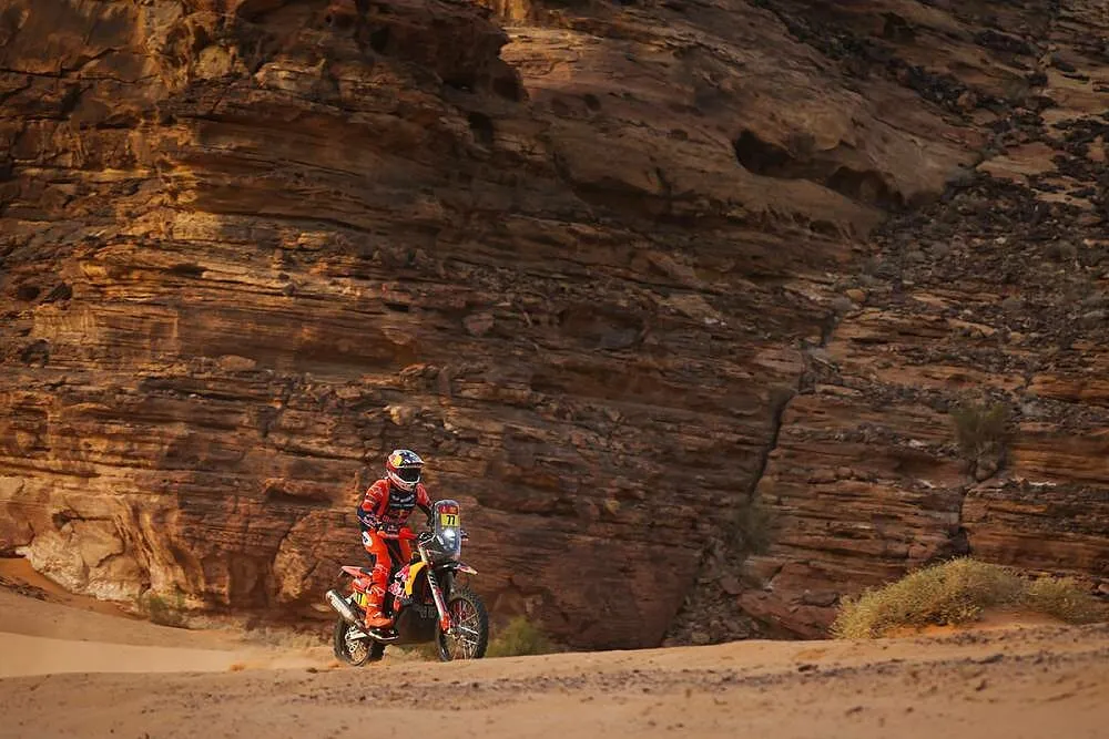 Dakar 2026 | Moto, Stage 5: Benavides vince, Sanders ritorna leader