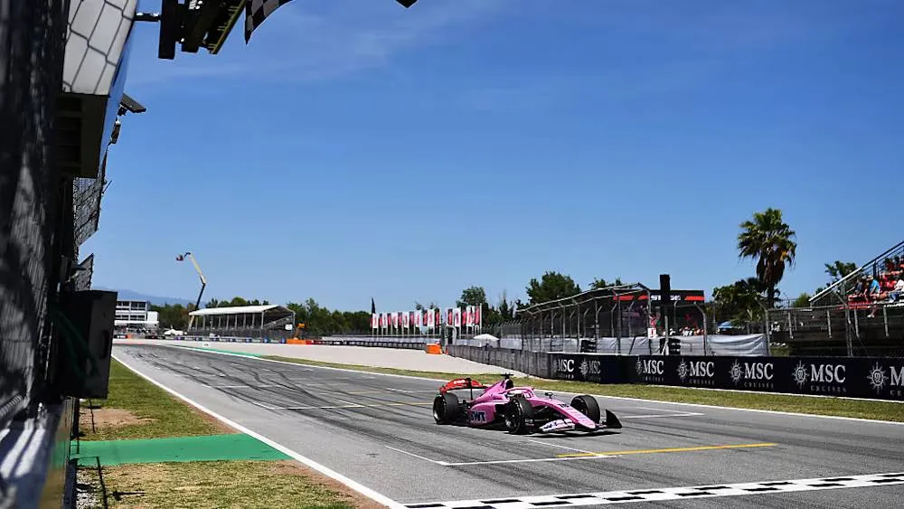 F2, Barcellona: Maini domina la Sprint, super rimonta di Minì che vola ...