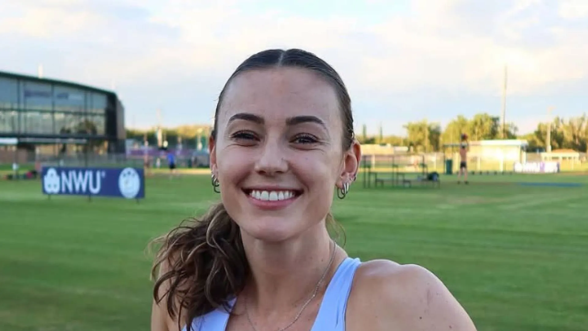 Atlete Nadine Visser Geeft Haar Superstrakke Topje Weg Tijdens Atlete Nadine Visser Geeft Haar Superstrakke Topje Weg Tijdens