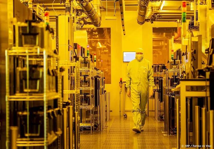 Chipfabrikant NXP ziet omzet en winst dalen in 'uitdagende' markt