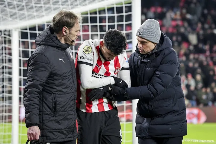 PSV-spits Ricardo Pepi geblesseerd na doelpunt