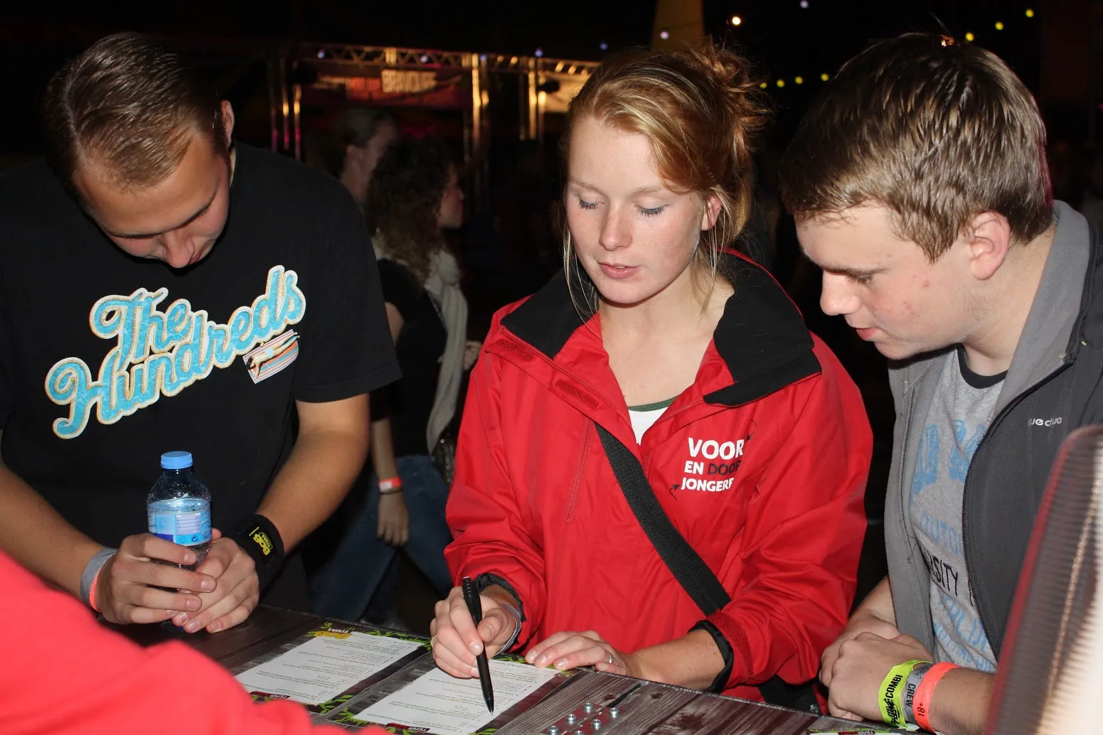 Controle over je kaak en het stuur op Dream Village