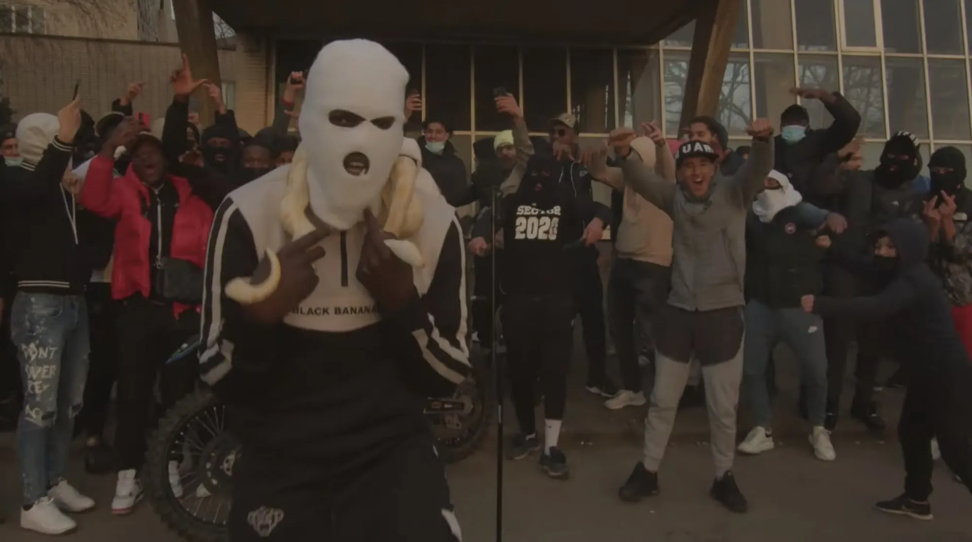 Belgische rapper LeBlanco dropt indrukwekkende 'Nokia' videoclip