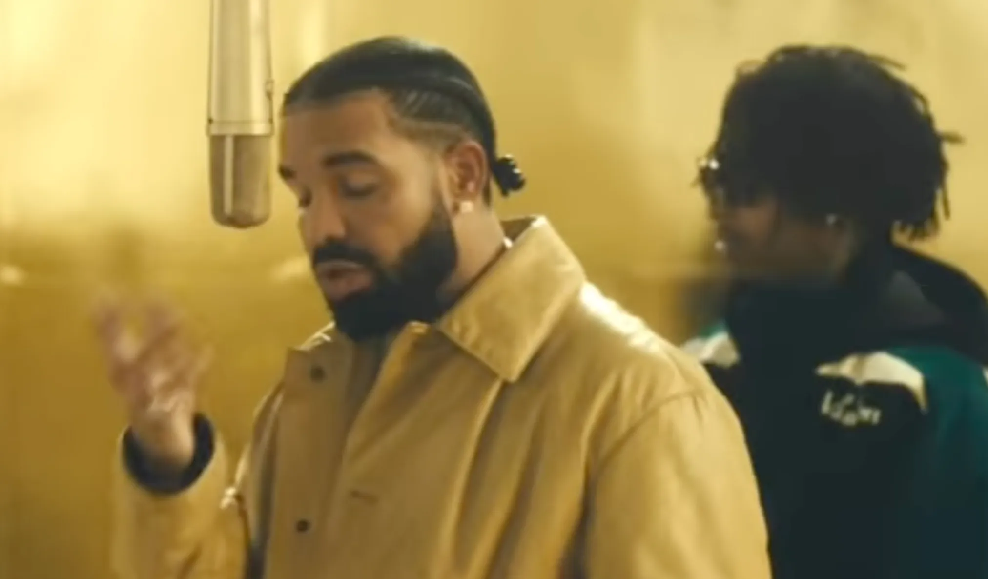 Drake en 21 Savage doen Privileged Rappers in eigen versie van A Colors ...