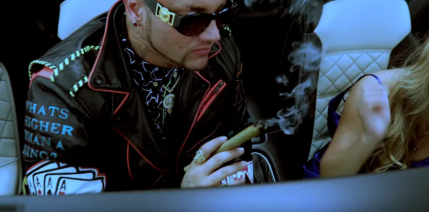 Video: Riff Raff - Lamborghini Leg Lock