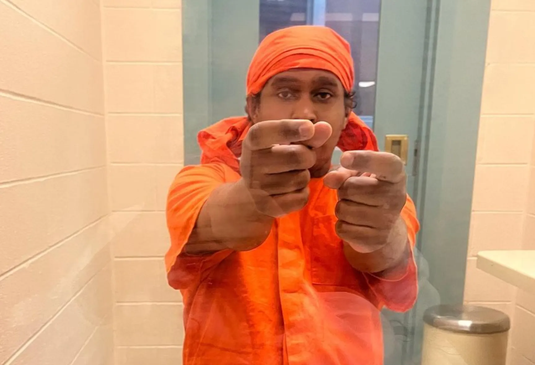 Rapper uit Toronto zorgt voor woede bij justitie nadat hij videoclip ...