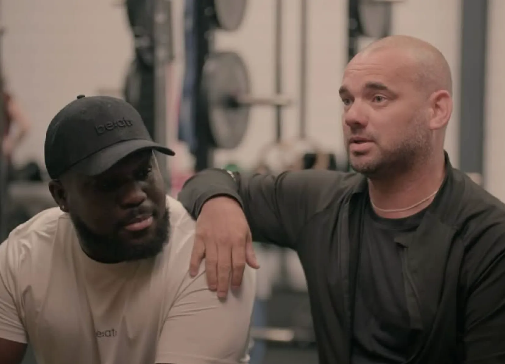 Wesley Sneijder geschrokken van ziekenhuisbezoek bij Royston Drenthe ...