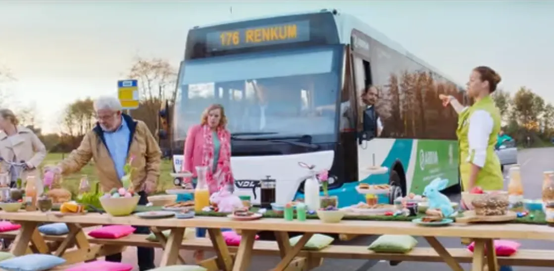 Renkum bus in de landelijke Plus reclame