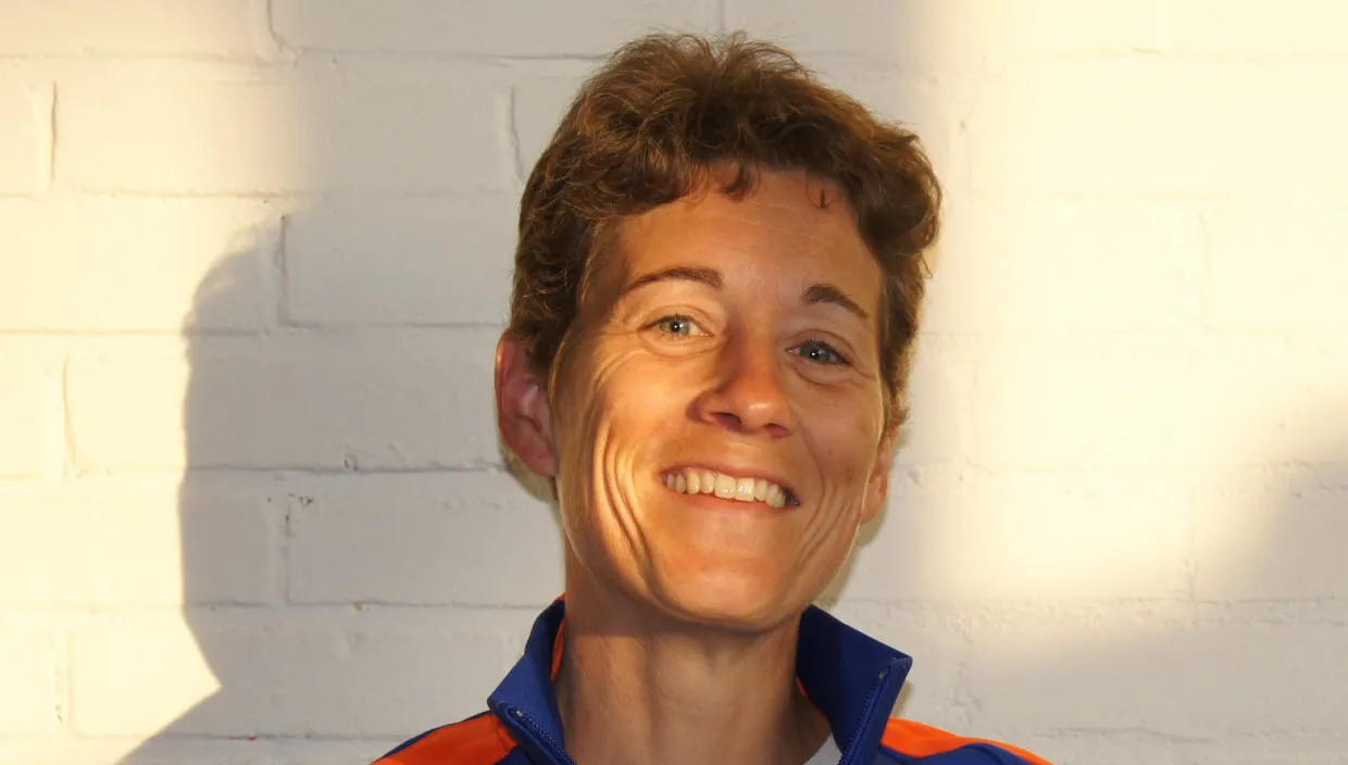 Sandra den Hoed uit Dieren speelt mee in WK Hockey voor Dames 40+