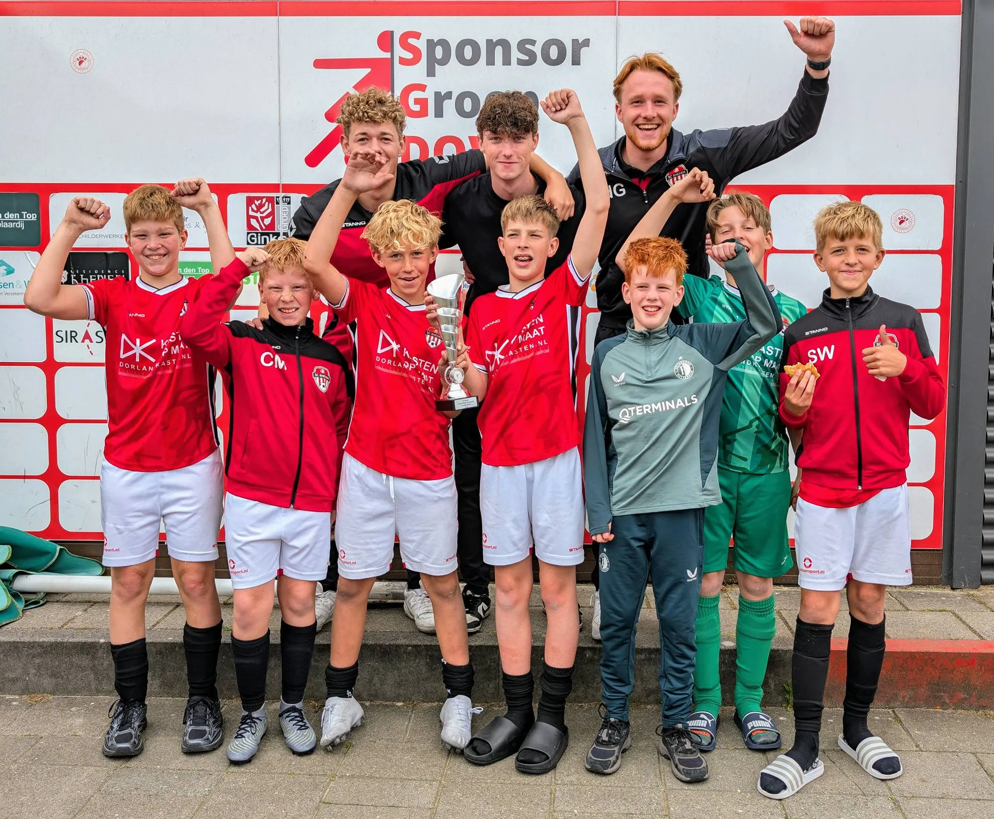 JO12-1 van SC Rheden sluit voetbalseizoen af met succesvol weekend