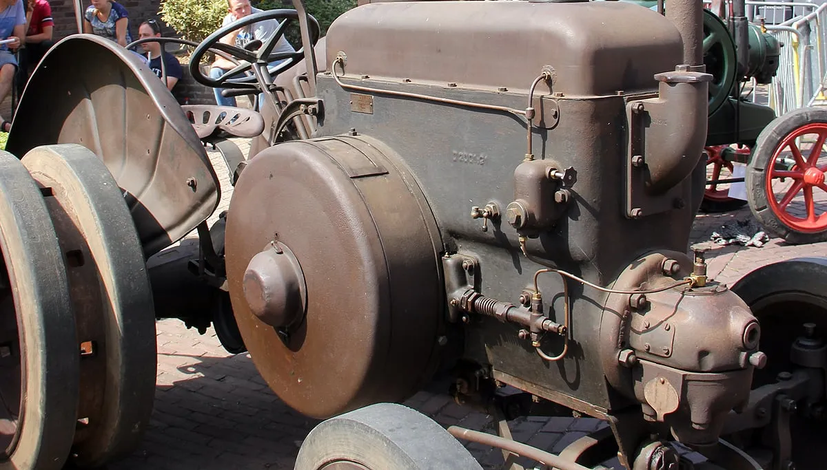 Oldtimer en tractortreffen in Tudderen tijdens Pinksteren