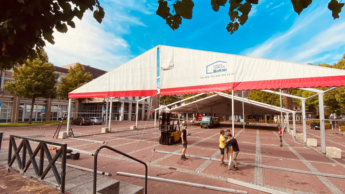 BRIGHT-paviljoen verrijst op Markt in Geleen