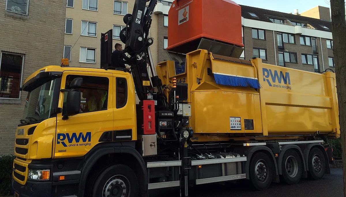 Straks ook blikjes en karton bij plastic afval