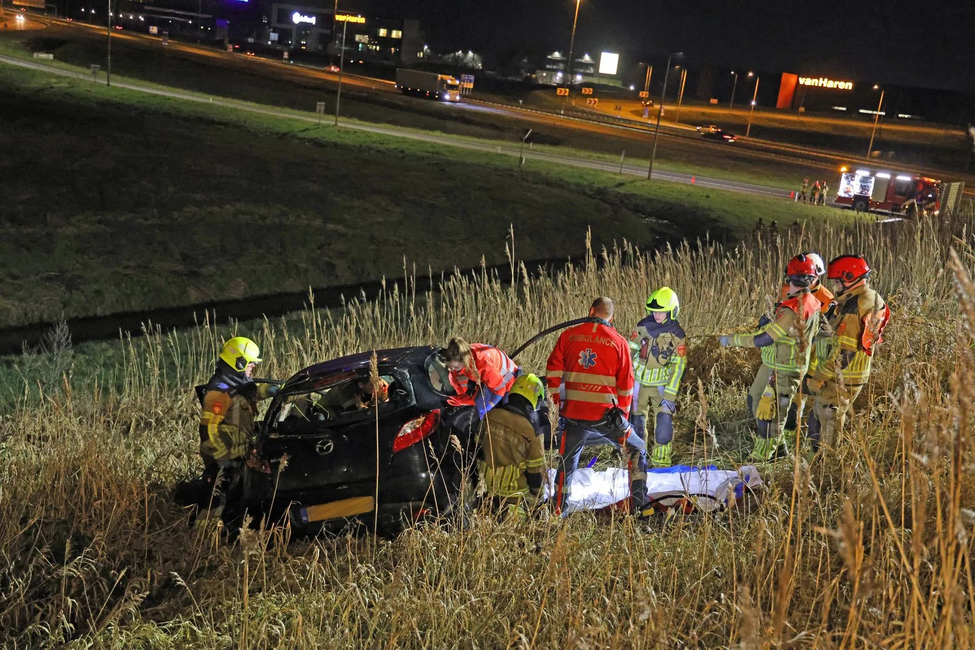Zwaargewonde bij heftige crash op Midden-Brabantweg in Waalwijk
