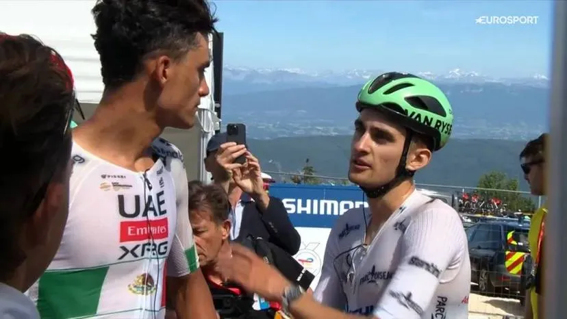 Paul Seixas takes a hard fall in Stage 7 of the Auvergne-Rhône-Alpes