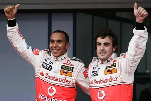 GRANDPRIX247 | Can Lewis Hamilton win an eighth F1 World Championship?