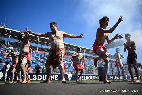 GRANDPRIX247 | Australian GP FP1: Norris tops messy session