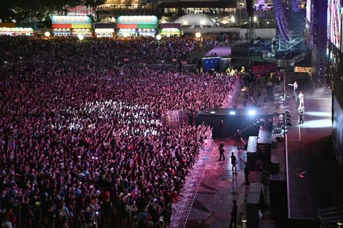 GRANDPRIX247 | Formula 1 and music industry romance accelerates