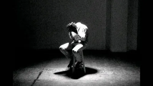 Jacin Trill kondigt nieuwe single en video 'Jacin' aan met duistere trailer